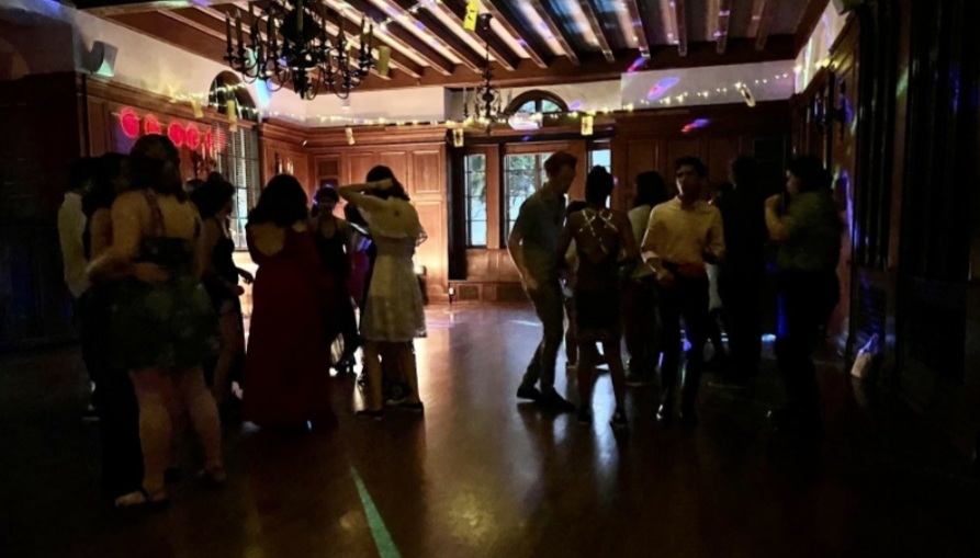 “Tangled” in New Prom: An aesthetic retrospective – The Catalyst